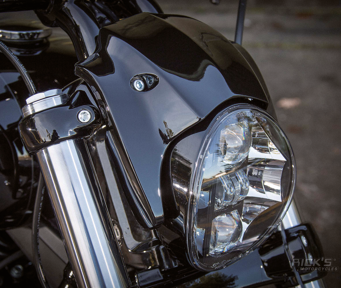 Headlight Shroud FXBR18-Up Breakout